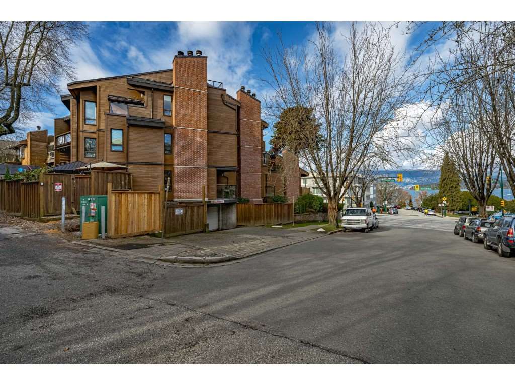 204 - 2410 CORNWALL AVENUE, Vancouver | Sold, R2540789 | Condos.ca