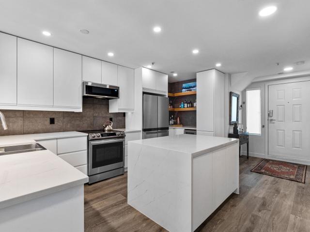 109 - 2 RENAISSANCE SQUARE, New Westminster | Sold, R2721943 | Condos.ca