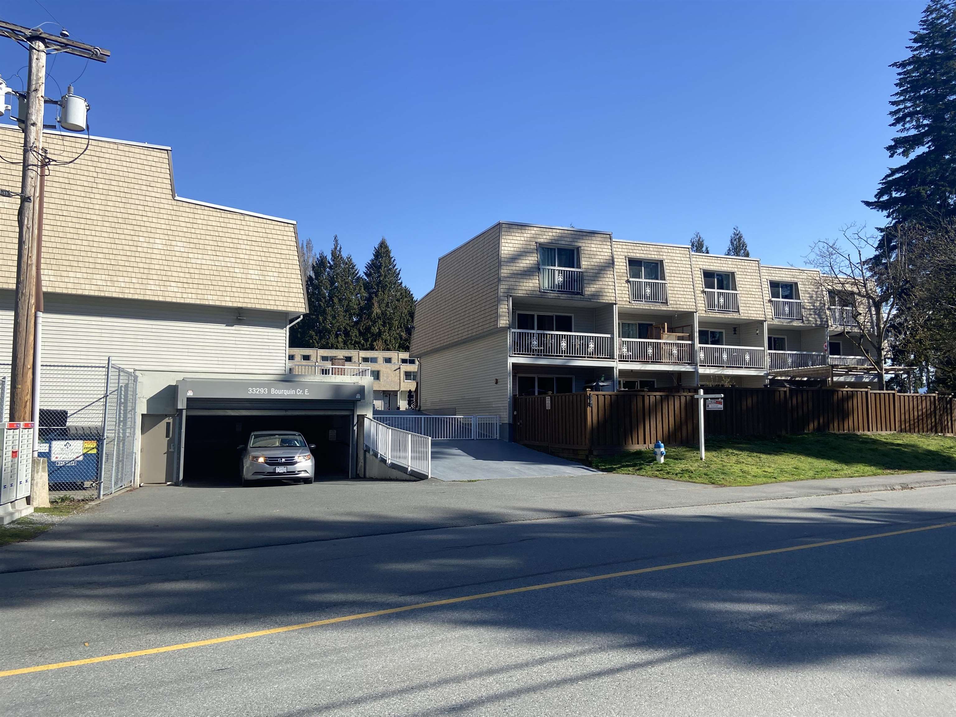 15 - 33293 E BOURQUIN CRESCENT, | Terminated, R2768188 | Condos.ca