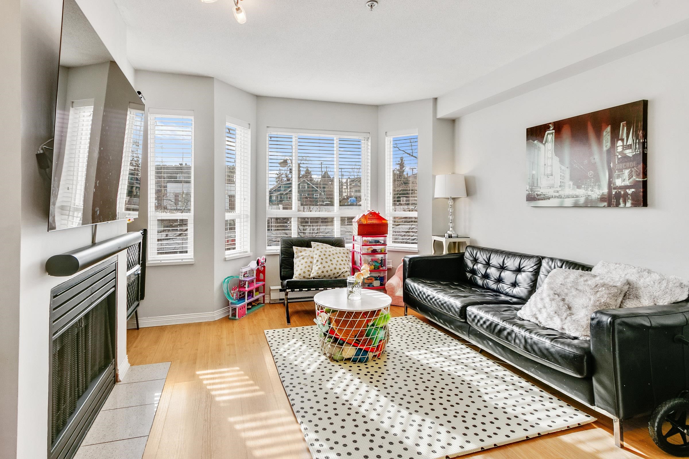 312 - 2565 W BROADWAY, Vancouver | Sold, R2768797 | Condos.ca