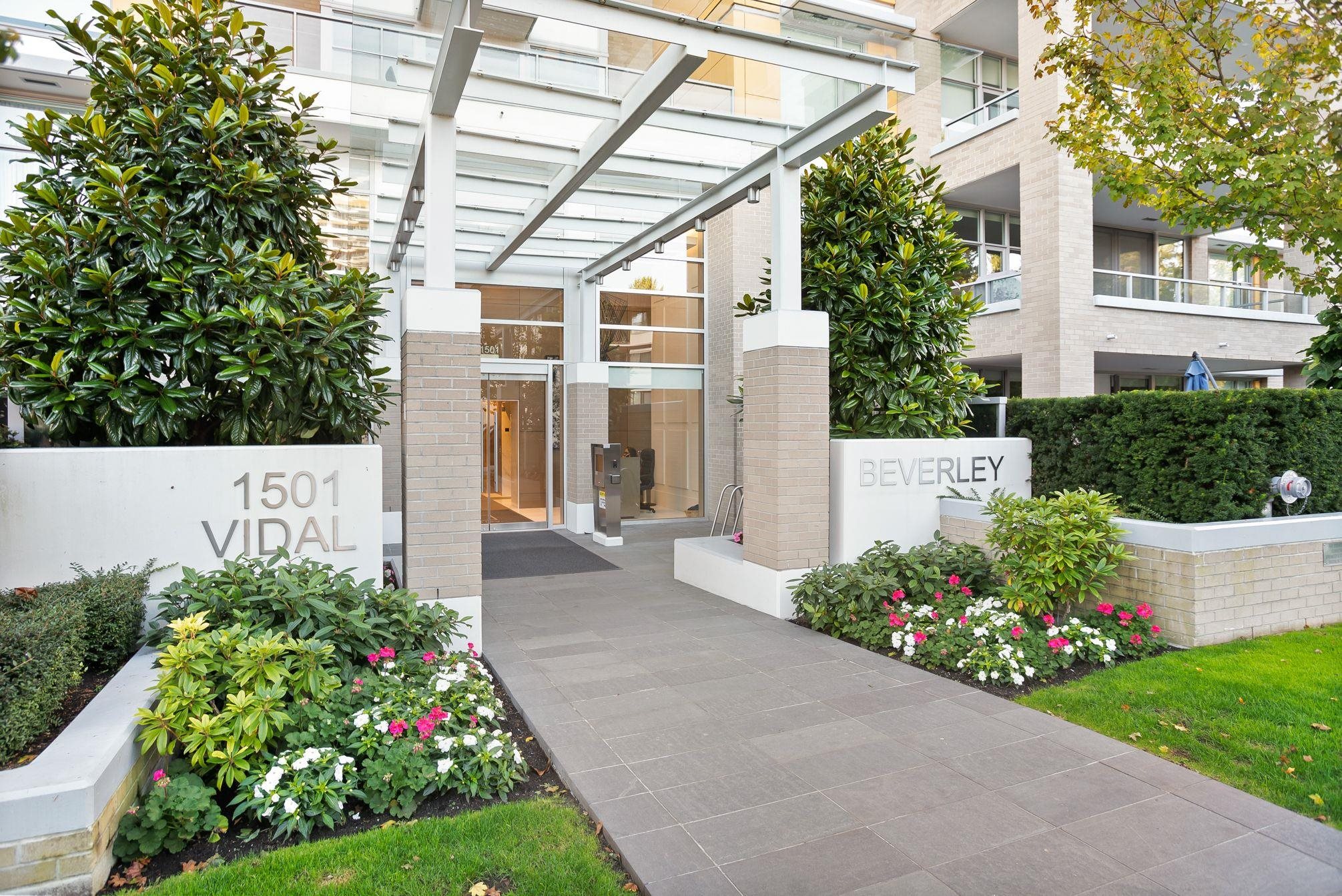 206 - 1501 VIDAL STREET, White Rock | Sold, R2790719 | Condos.ca