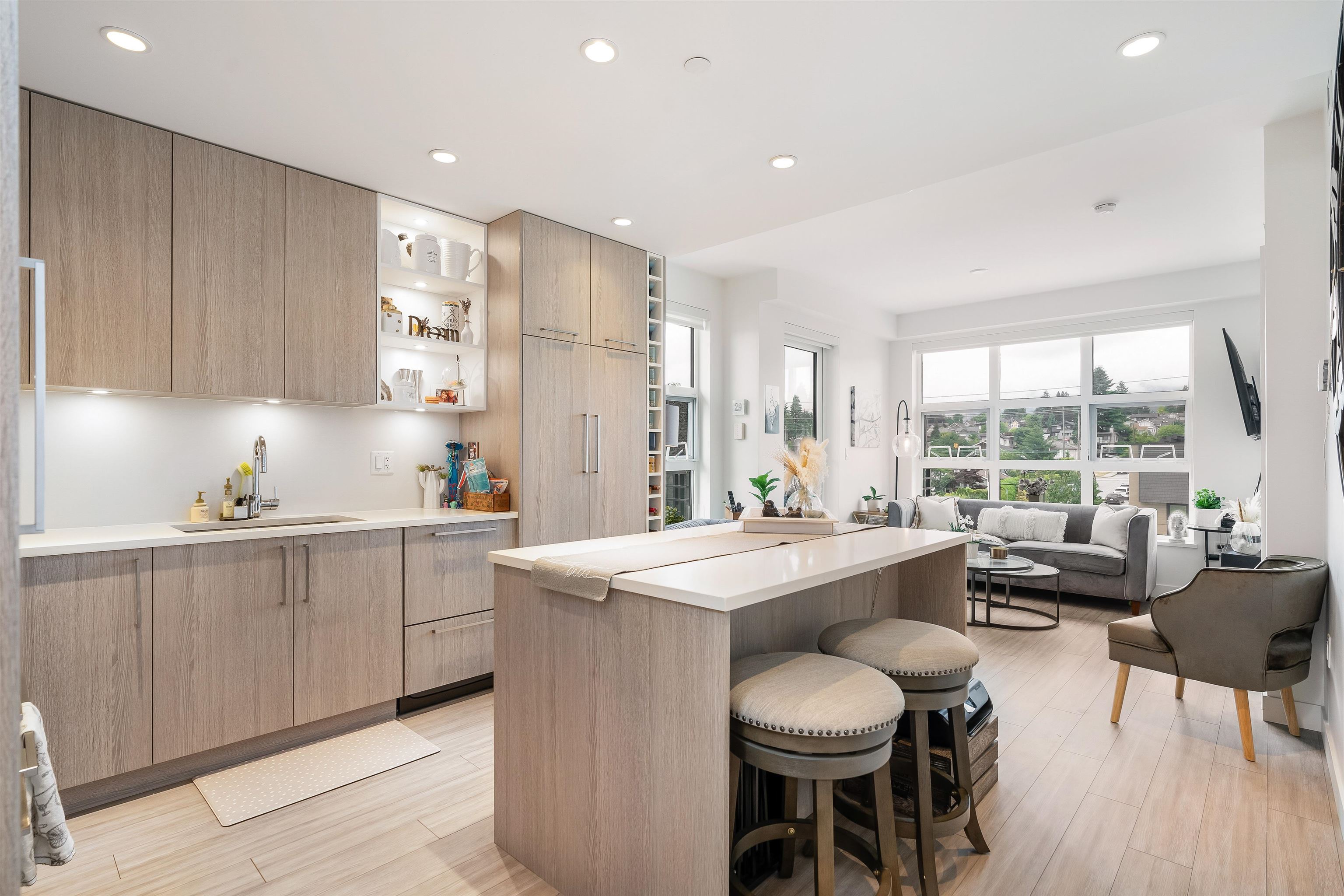 401 - 707 E 3RD STREET, North Vancouver | Sold, R2791400 | Condos.ca