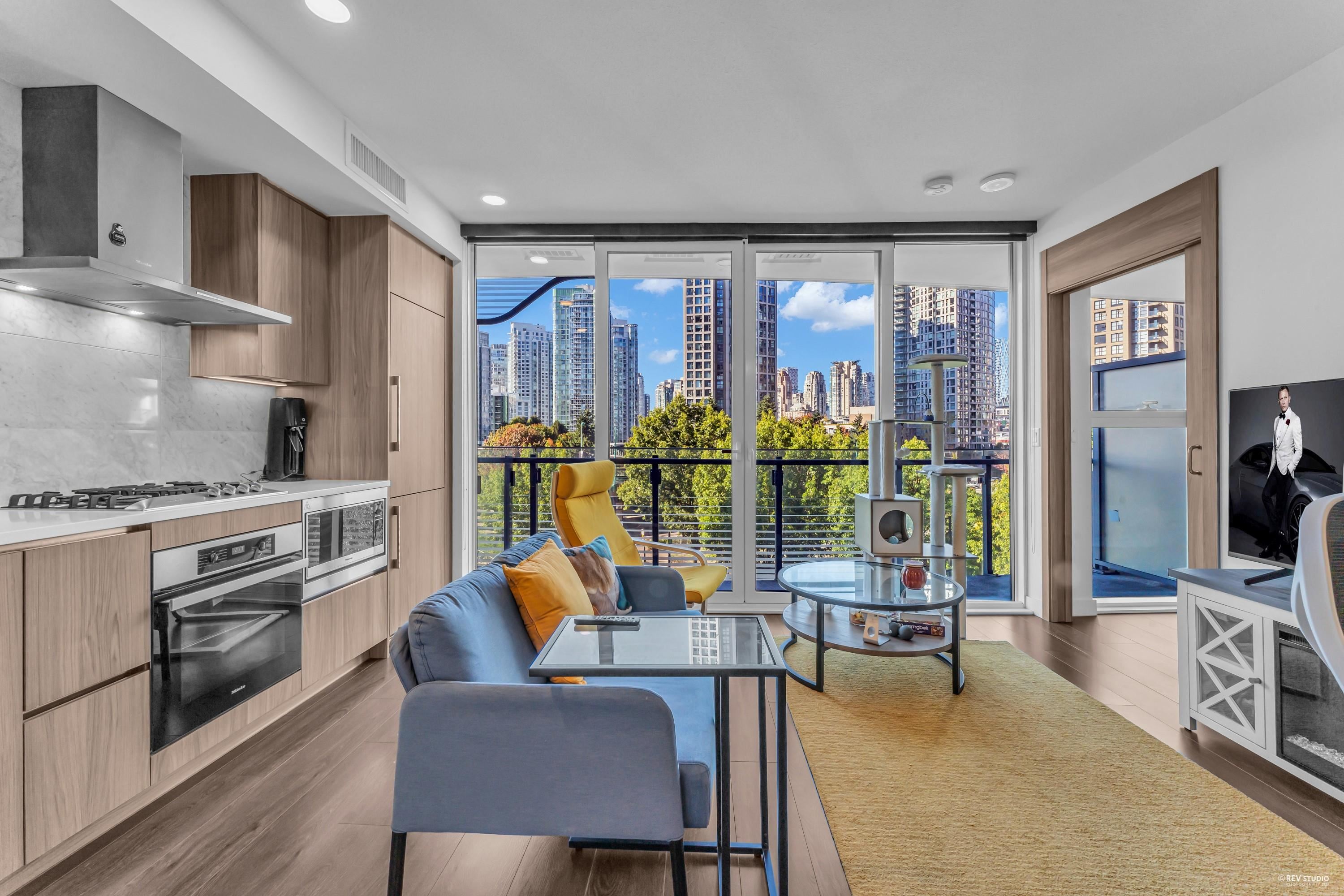 504 - 89 NELSON STREET, Vancouver | Sold, R2826010 | Condos.ca