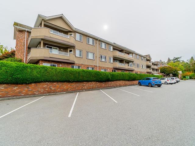 2239 152 St, Surrey BC | Condos.ca