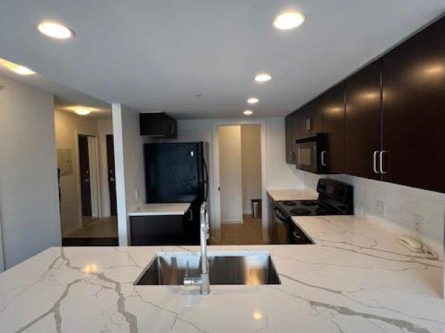 295 GUILDFORD WAY, Port Moody | Terminated, R2846593 | Condos.ca