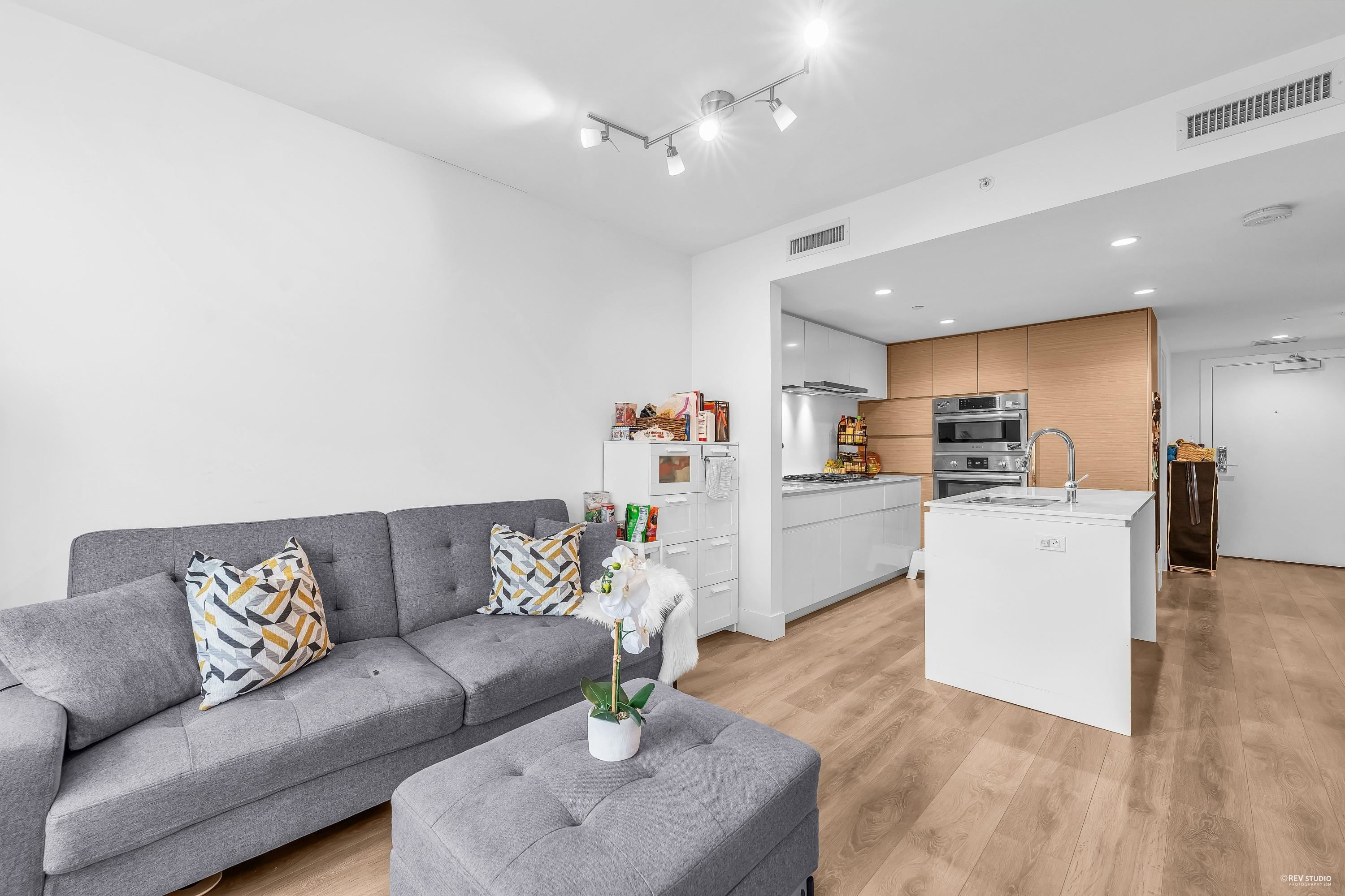 514 - 5508 HOLLYBRIDGE WAY, Richmond | For Sale @ $698,000 | Condos.ca