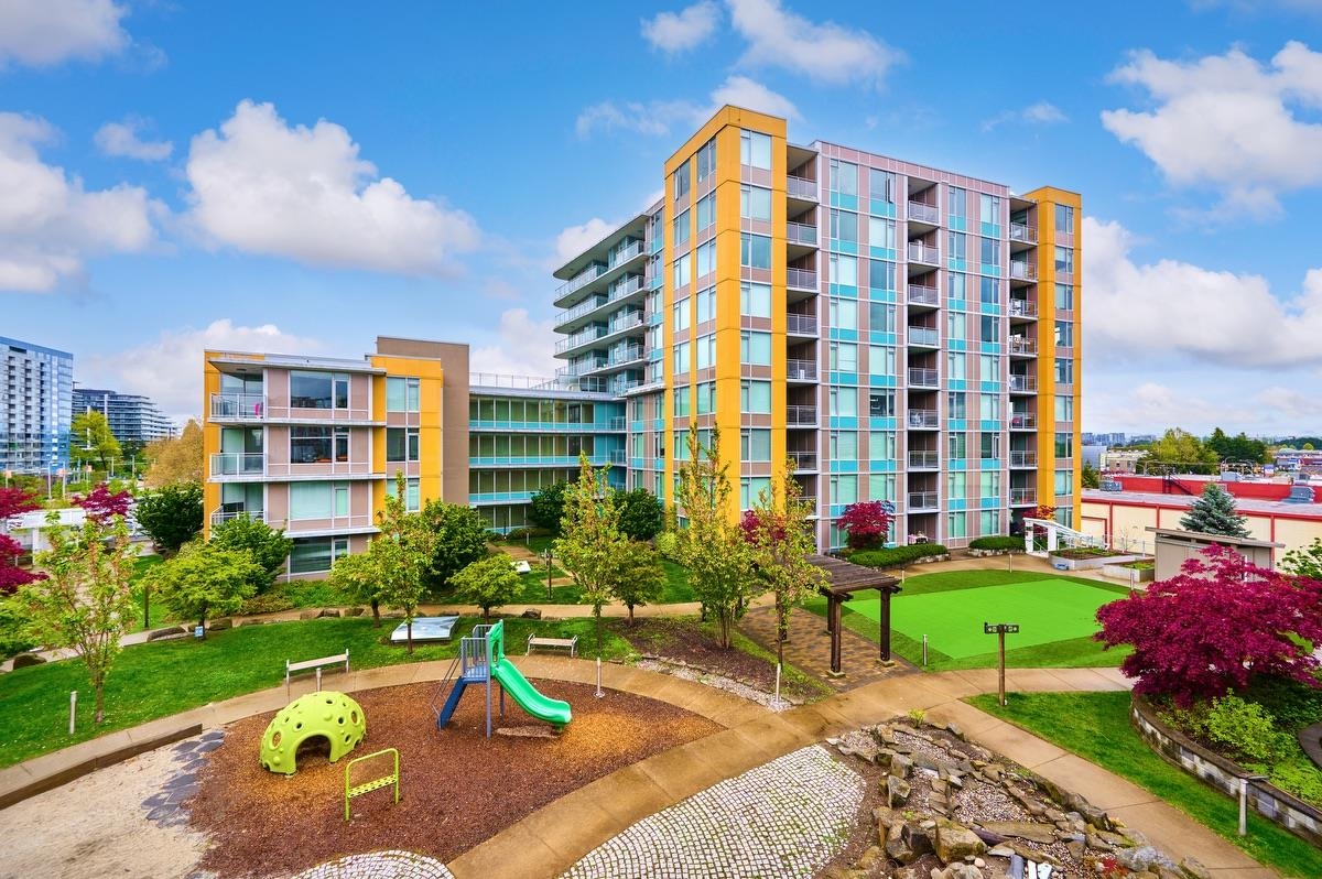 705 - 7708 ALDERBRIDGE WAY, Richmond | For Sale @ $878,000 | Condos.ca