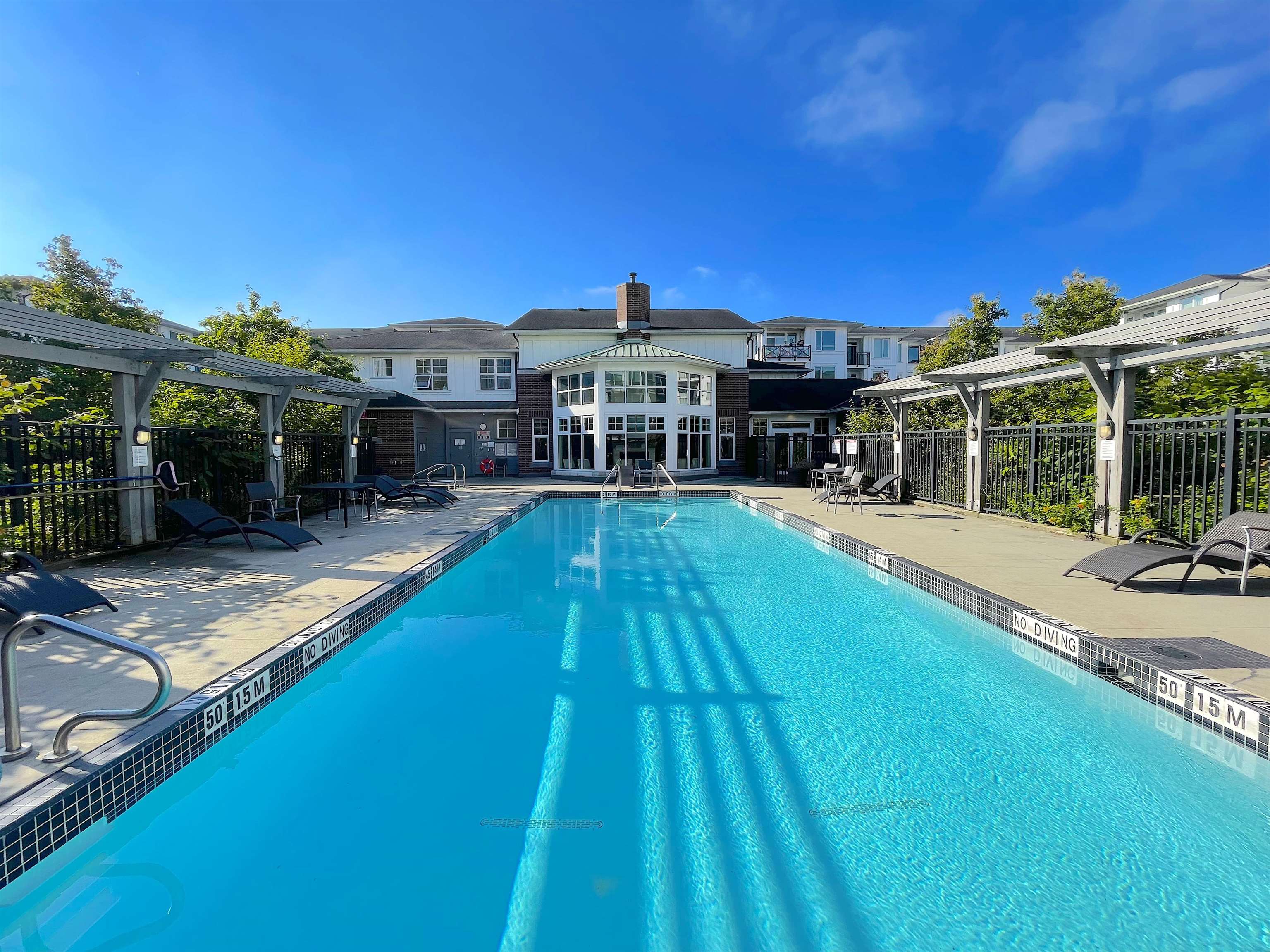 425 - 9399 ODLIN ROAD, Richmond | Expired, R2923490 | Condos.ca