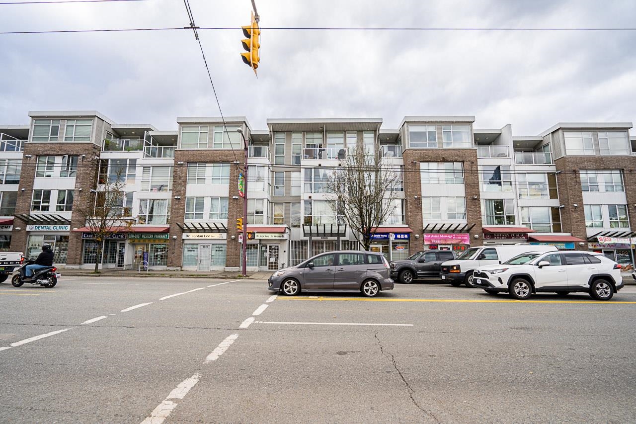 225 - 5555 VICTORIA DRIVE, Vancouver | For Sale @ $699,000 | Condos.ca