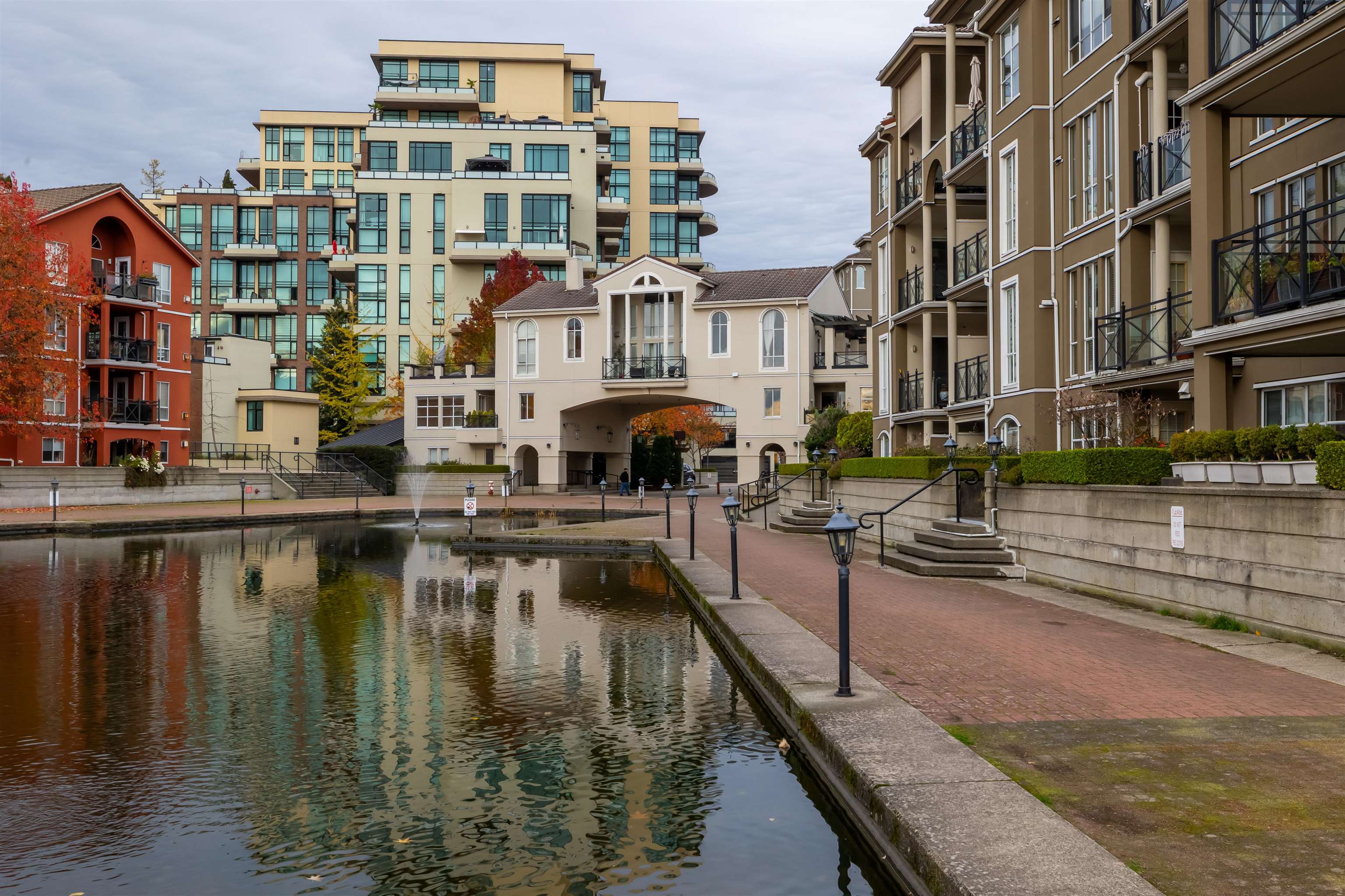 117 - 2 RENAISSANCE SQUARE, New Westminster | Sold, R2943543 | Condos.ca