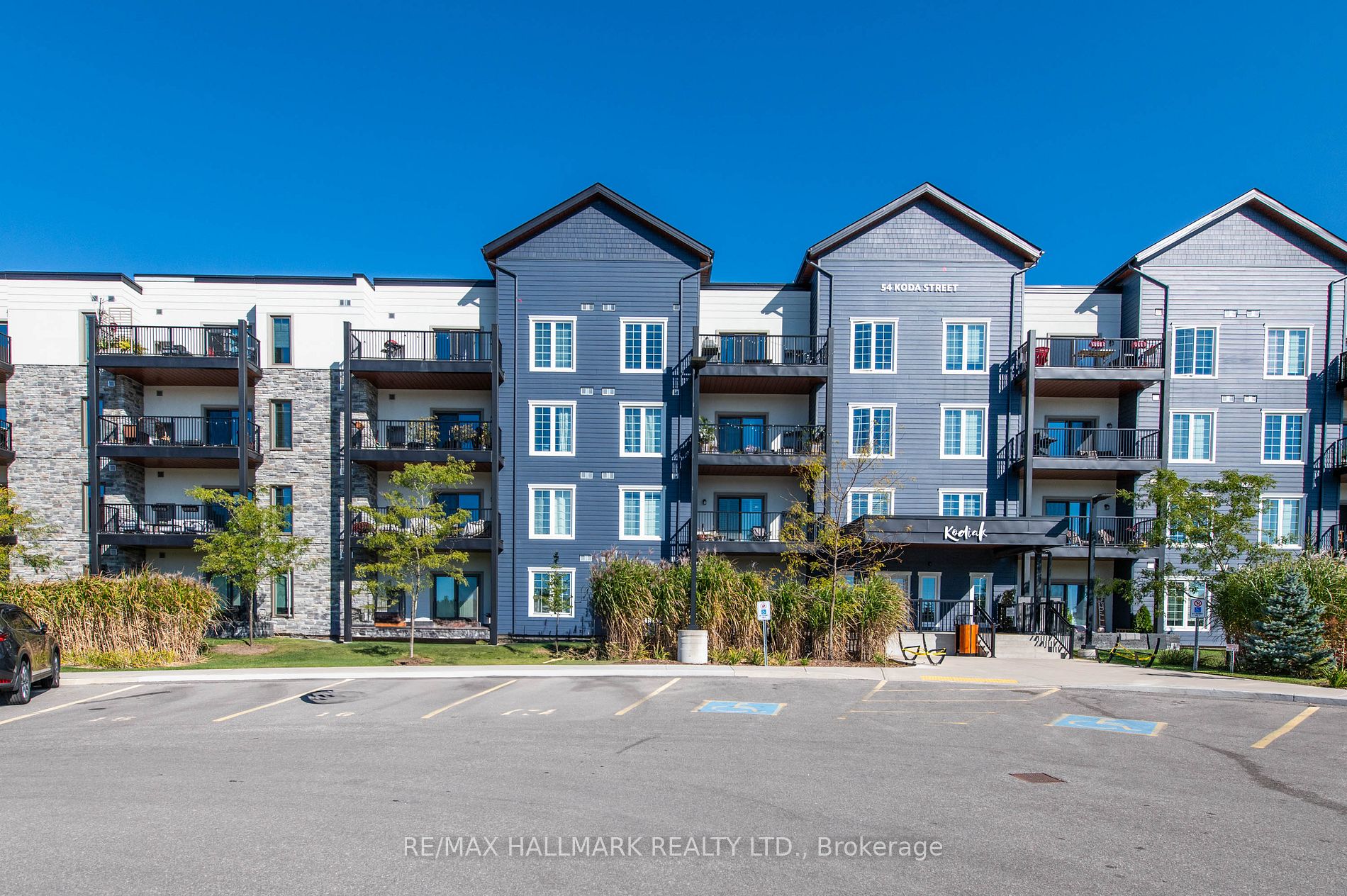 201 - 54 Koda St, Barrie | For Rent @ $2,700 | Condos.ca
