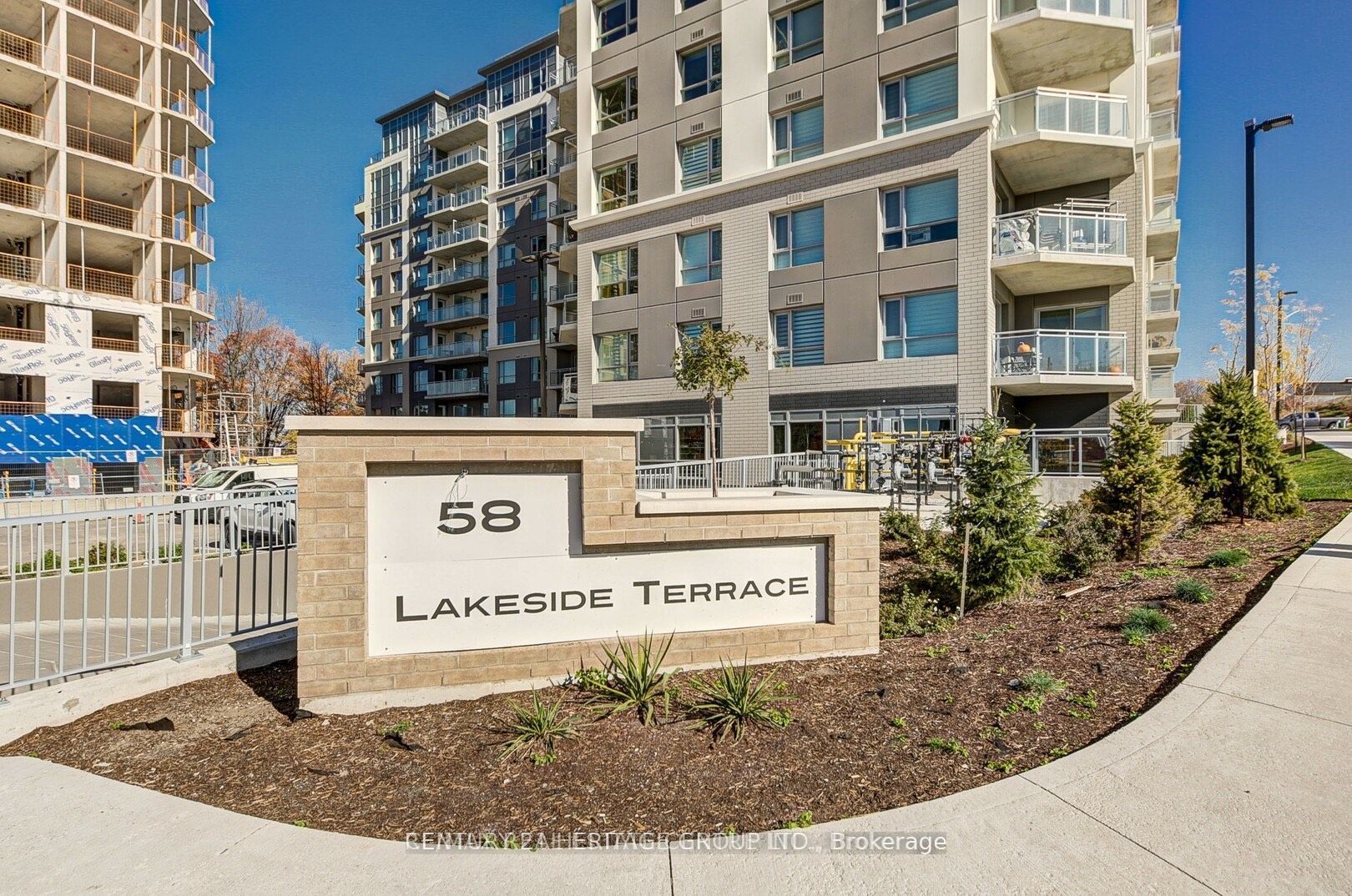 611 - 58 Lakeside Terr, Barrie | For Rent @ $2,475 | Condos.ca