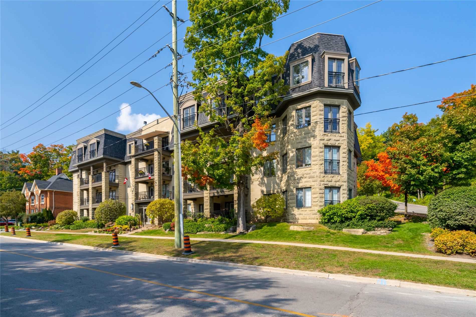 304 - 200 Collier St, Barrie | Terminated, S4943273 | Condos.ca