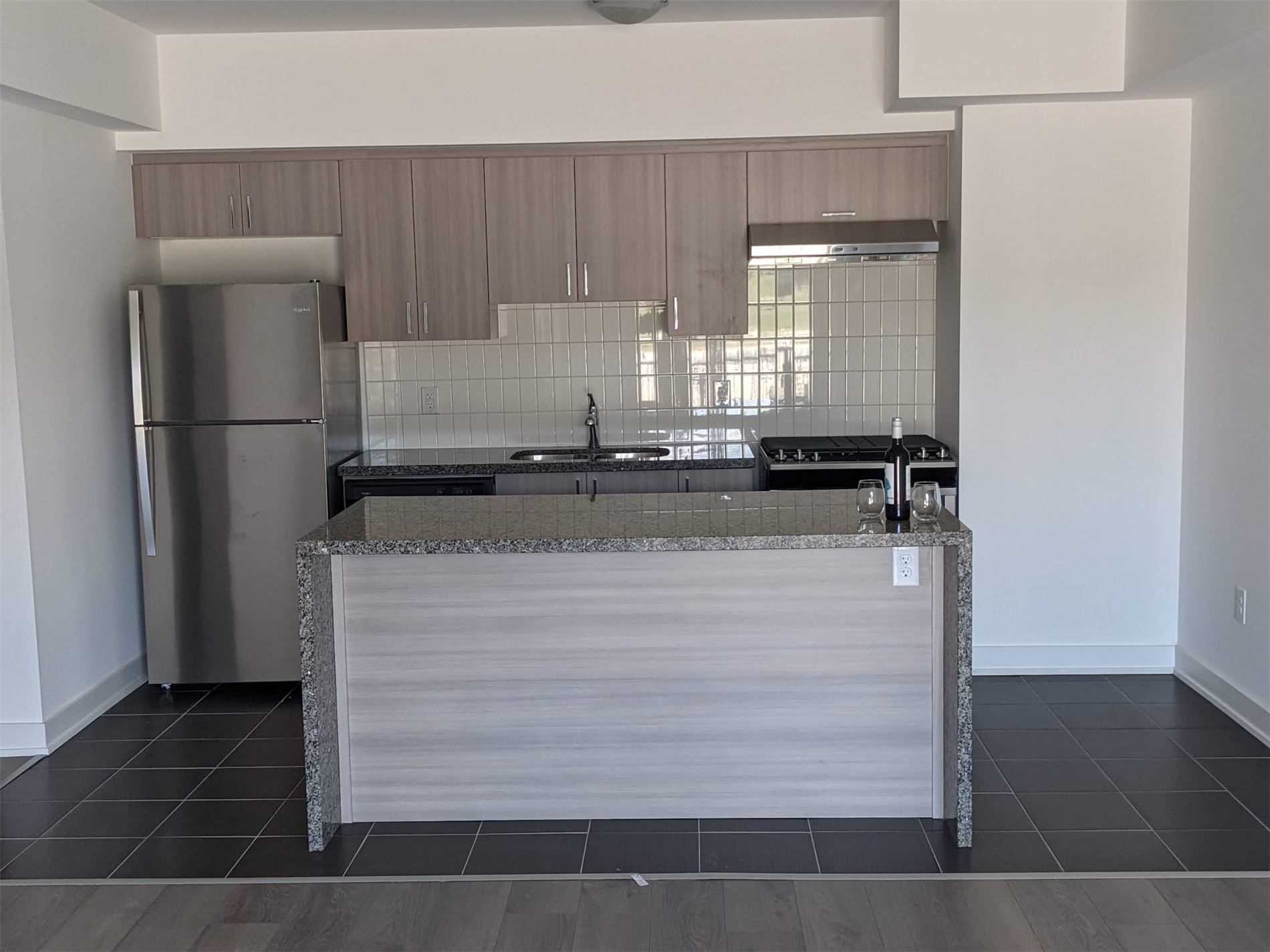 204 - 6 Spice Way, | Leased, S5464946 | Condos.ca