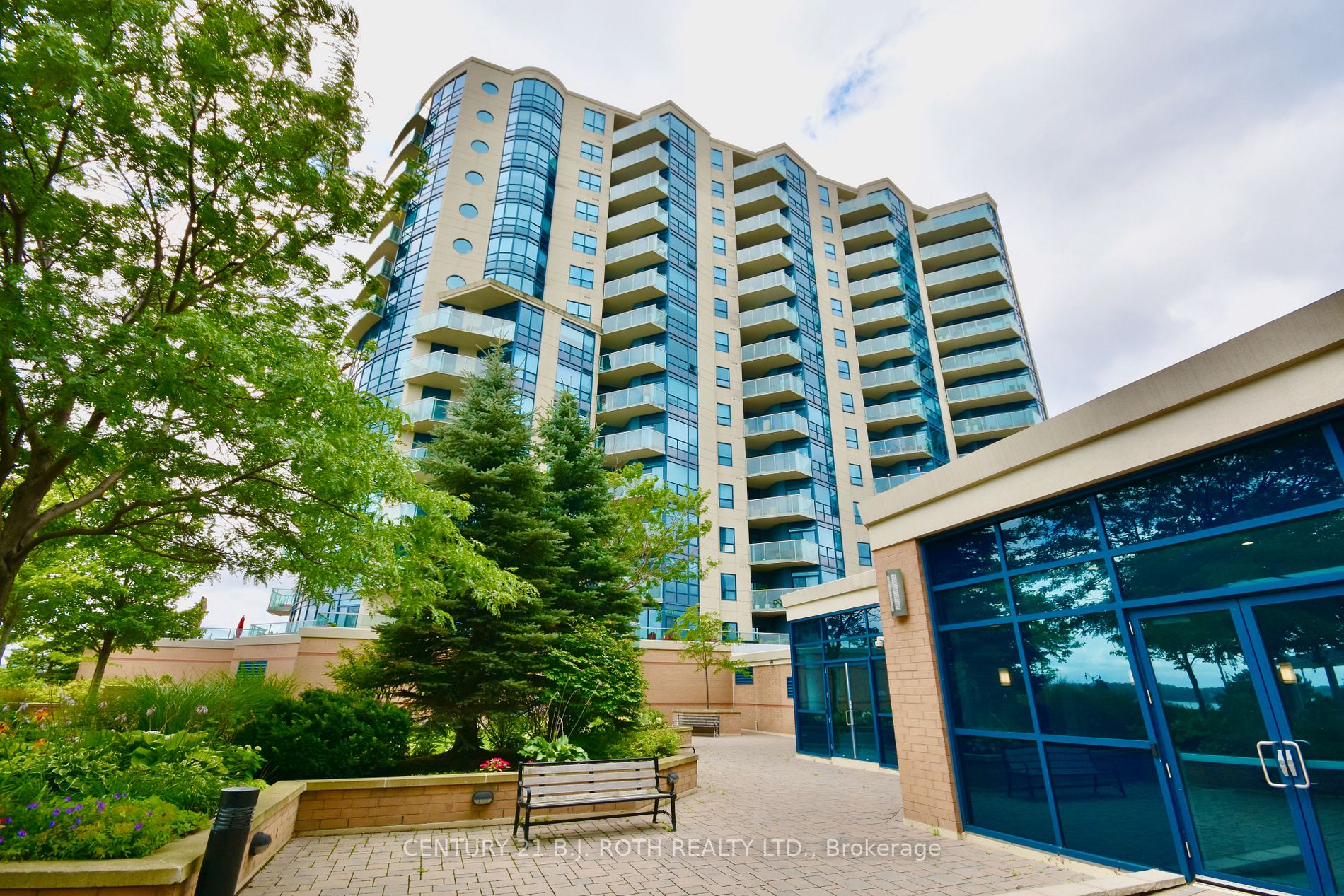PH11 - 37 Ellen St, Barrie | Terminated, S7207456 | Condos.ca