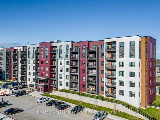 302 - 4 Spice Way, Barrie | Terminated, S8050966 | Condos.ca