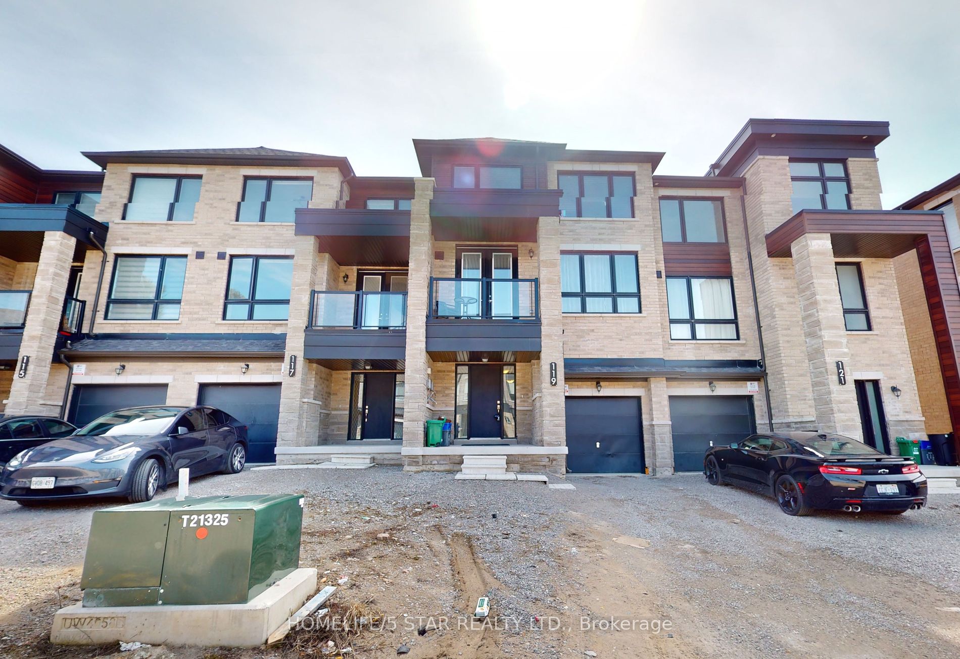 119 Blue Forest Cres, Barrie | For Sale @ $695,000 | Condos.ca