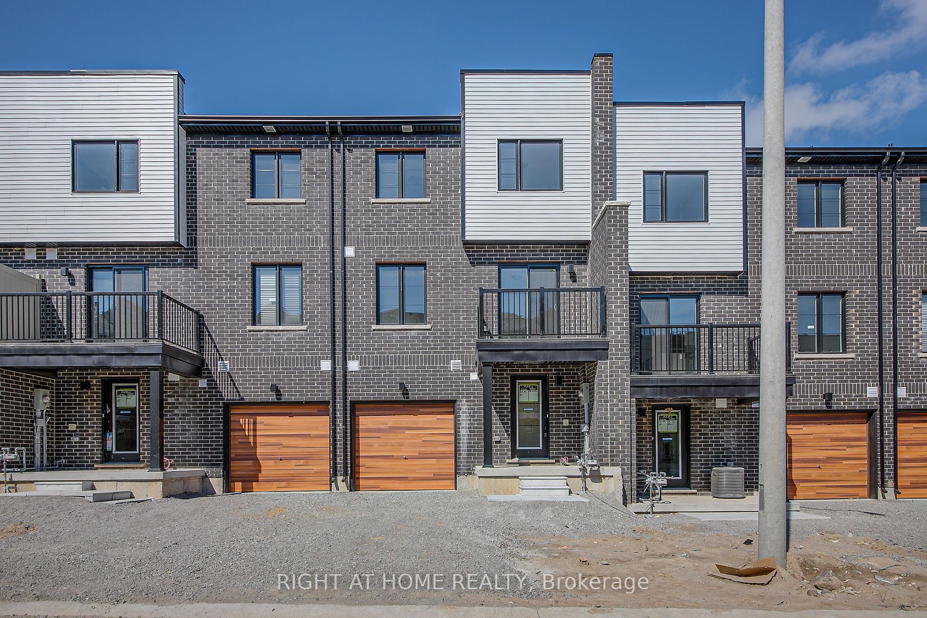 23 Silo Mews, Barrie | Leased, S9037444 | Condos.ca