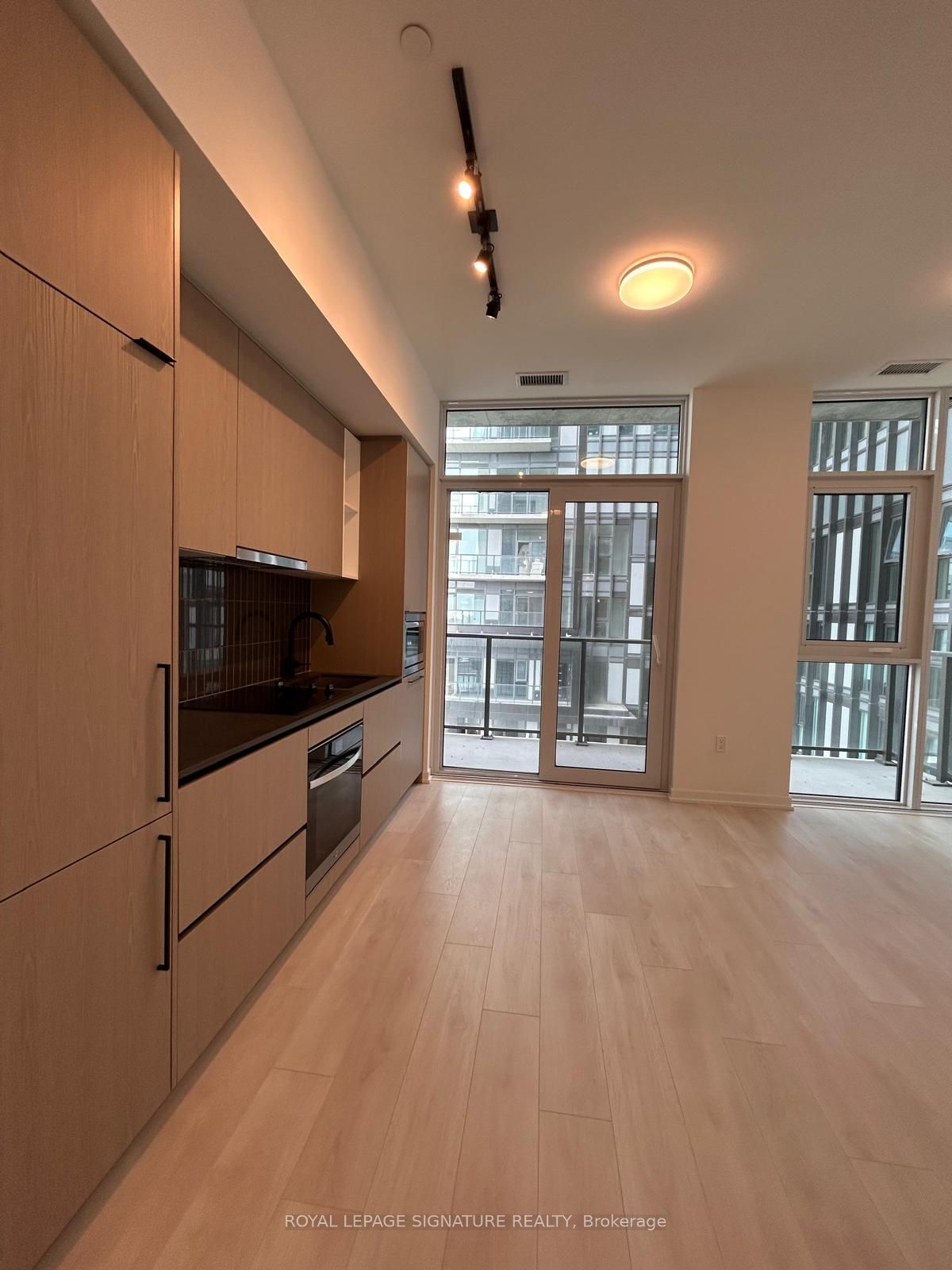 905 - 10 Graphophone Grve, Toronto | Leased, W10406074 | Condos.ca