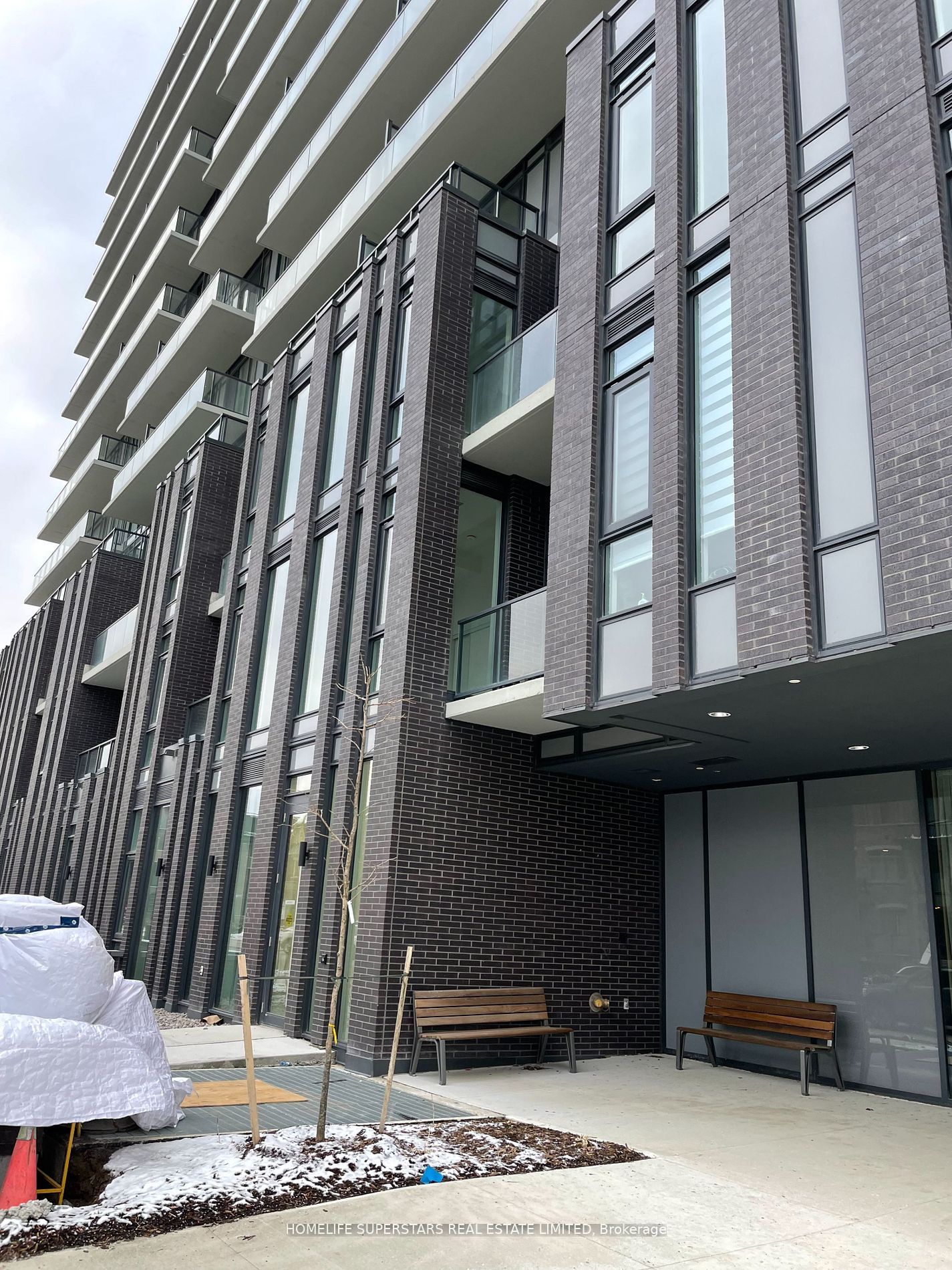 201 - 215 VETERANS Dr W, | Leased, W10408171 | Condos.ca