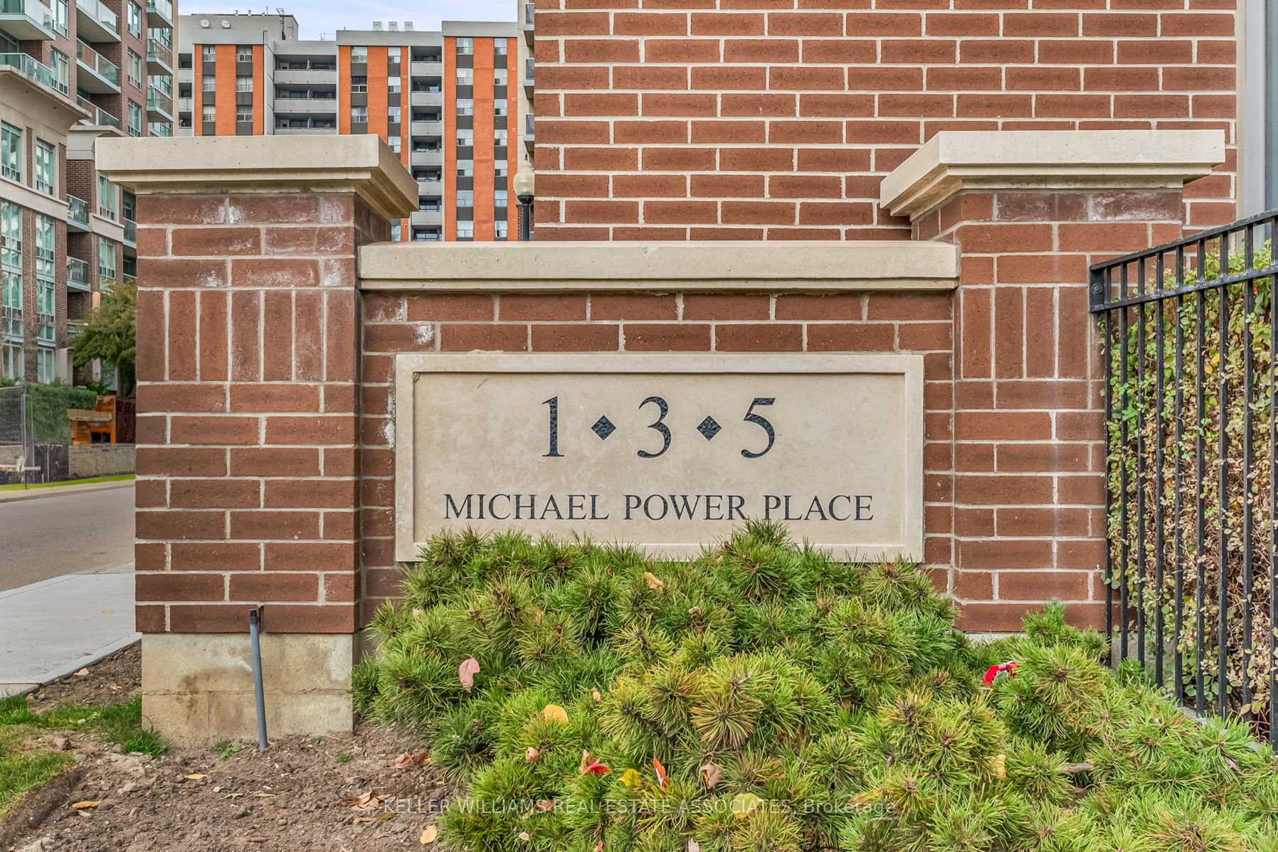 1004 - 3 Michael Power Pl, Etobicoke | For Sale @ $555,000 | Condos.ca