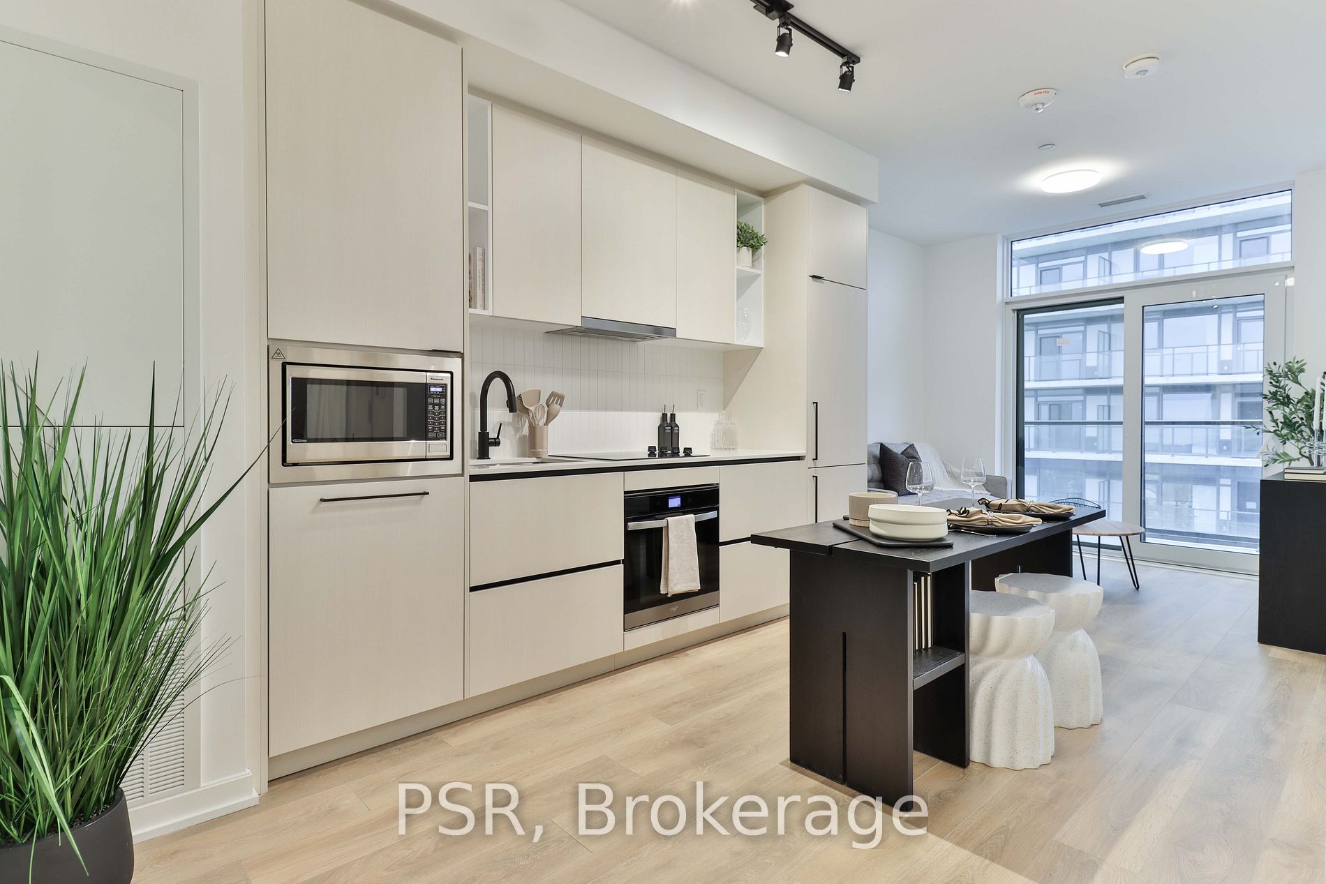 2404 - 10 Graphophone Grve, Toronto | For Sale @ $599,900 | Condos.ca