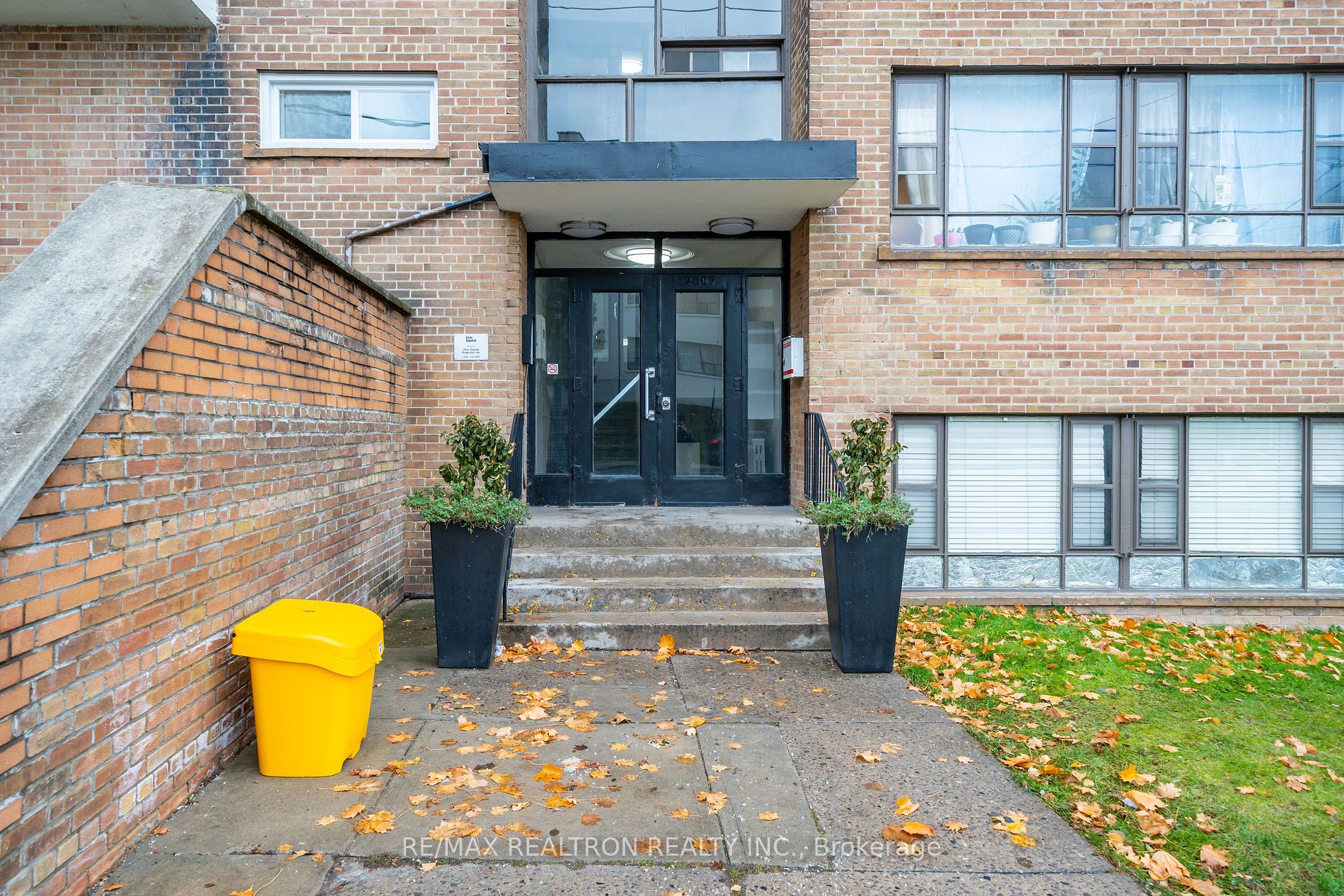 103 - 2507 Eglinton Ave W, Scarborough | Terminated, W11888377 | Condos.ca