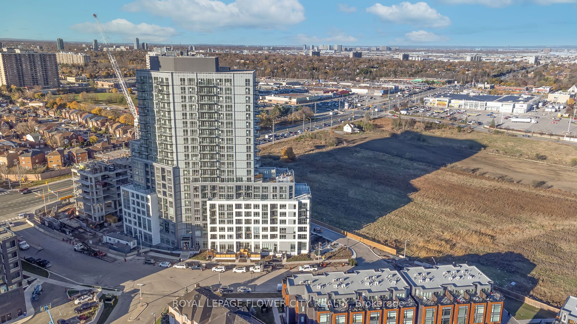 704 - 225 Malta Ave, | Leased, W11892902 | Condos.ca