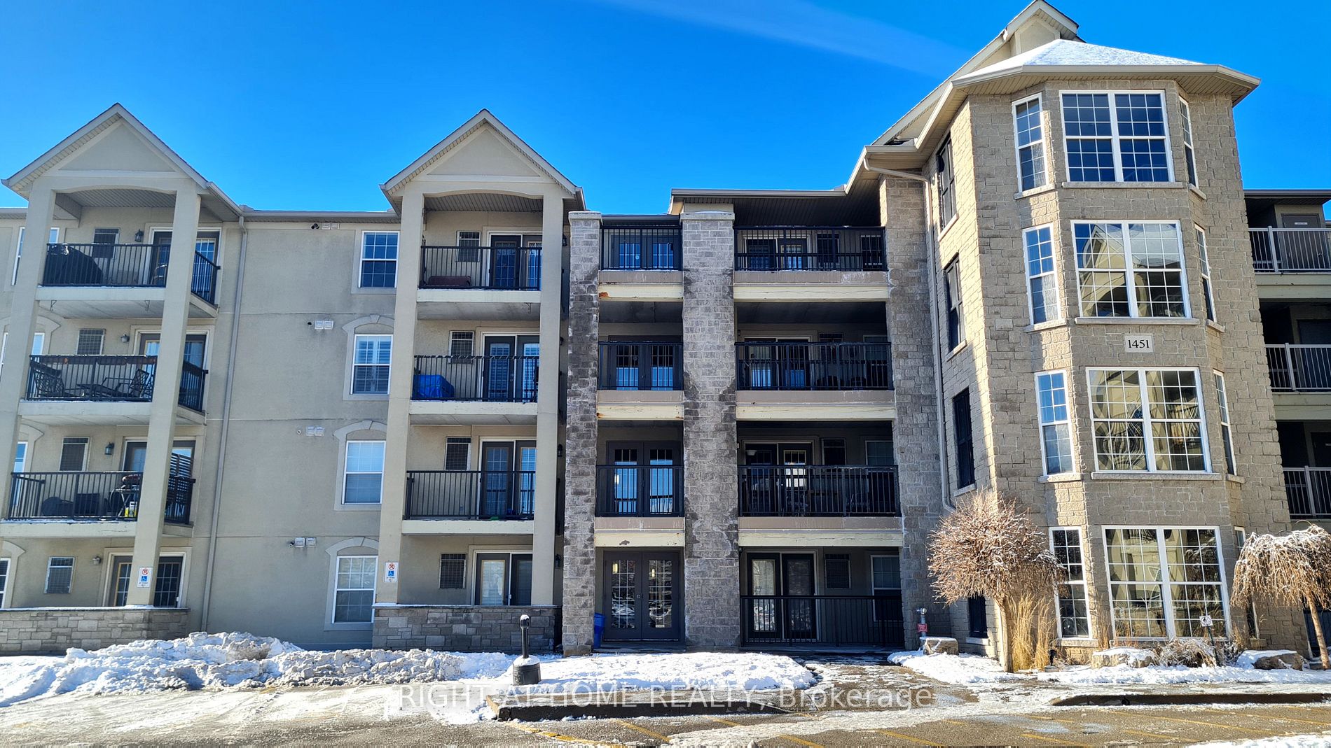 315 - 1451 Walker's Line, Burlington | Leased, W11960277 | Condos.ca