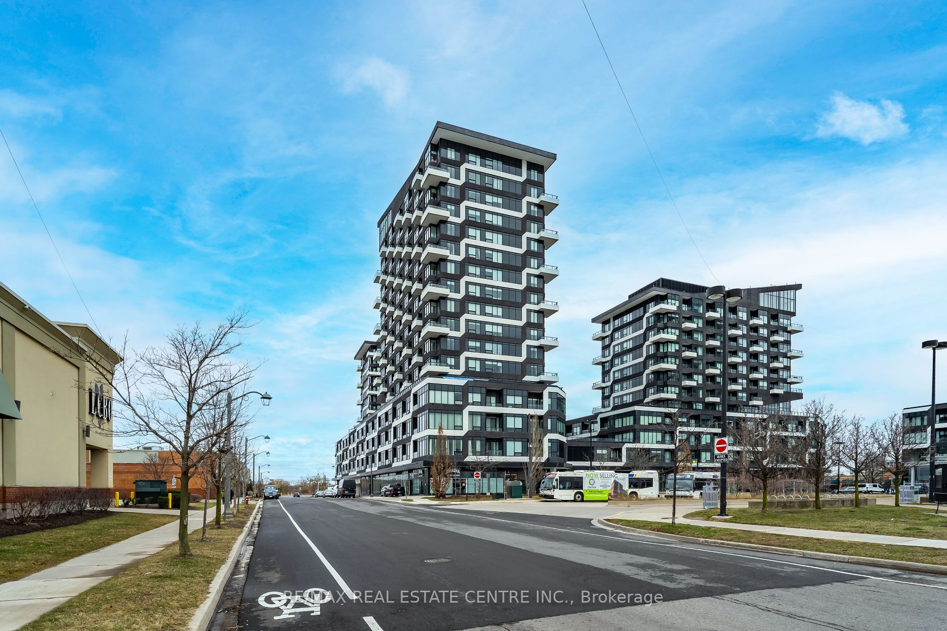 461 - 2481 Taunton Rd, Oakville | For Sale @ $614,900 | Condos.ca