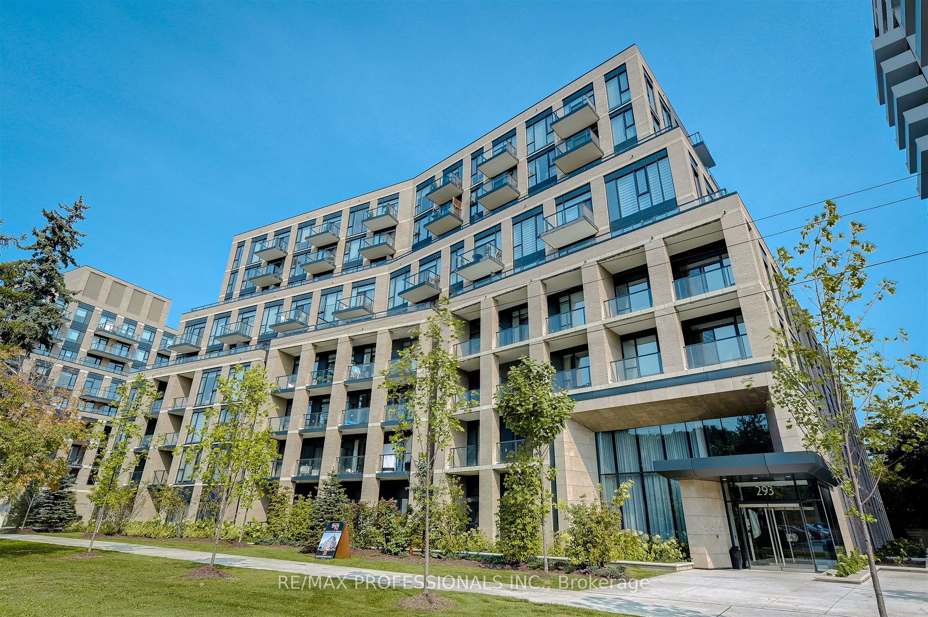 907 - 293 The Kingsway, Etobicoke | For Sale @ $1,095,000 | Condos.ca