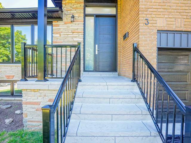 3 Hunting Ridge, Etobicoke, ON | MrLOFT.ca