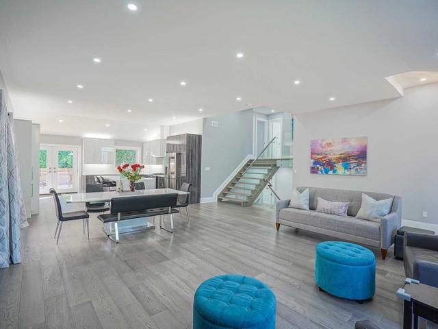 3 Hunting Ridge, Etobicoke, ON | MrLOFT.ca