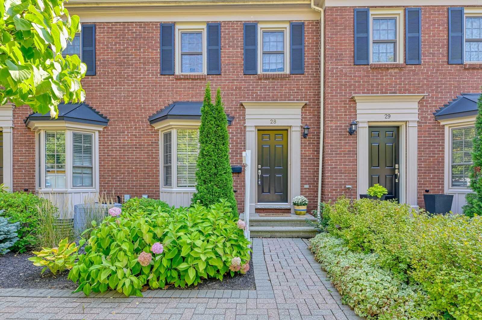 28 - 1280 Maple Crossing Blvd, Burlington | Sold, W4935663 | Condos.ca