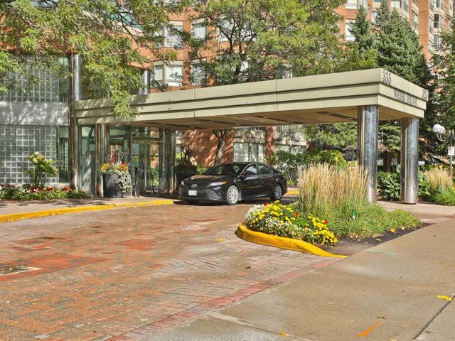 712 - 325 Webb Dr, Mississauga | Sold, W4950429 | Condos.ca