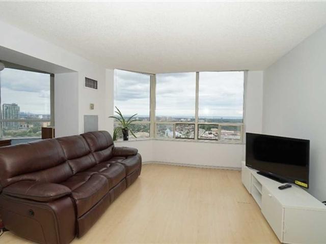PH208 - 325 Webb Dr, Mississauga | For Rent @ $2,299 | Condos.ca