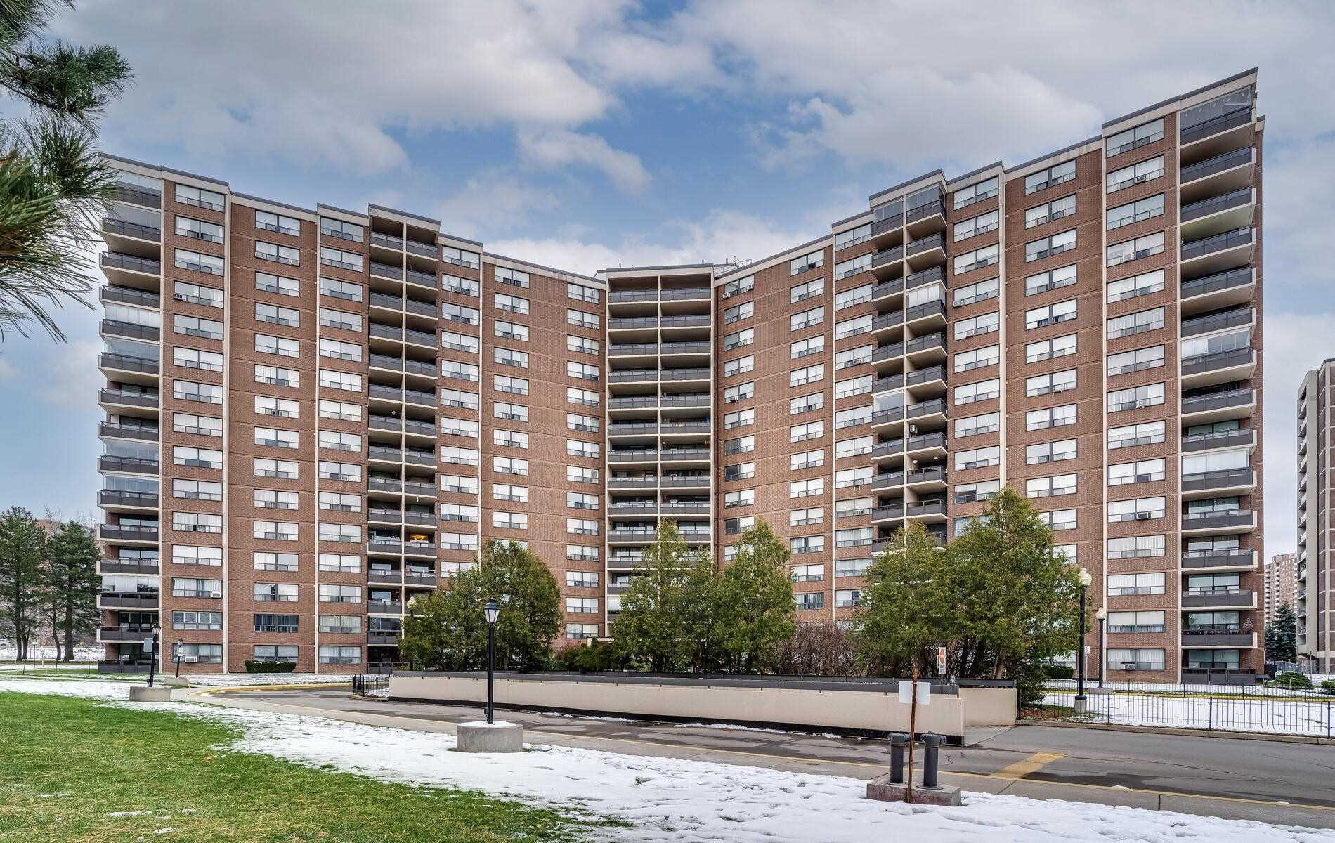 219 - 551 The West Mall, Etobicoke | Sold Conditional, W5000843 | Condos.ca