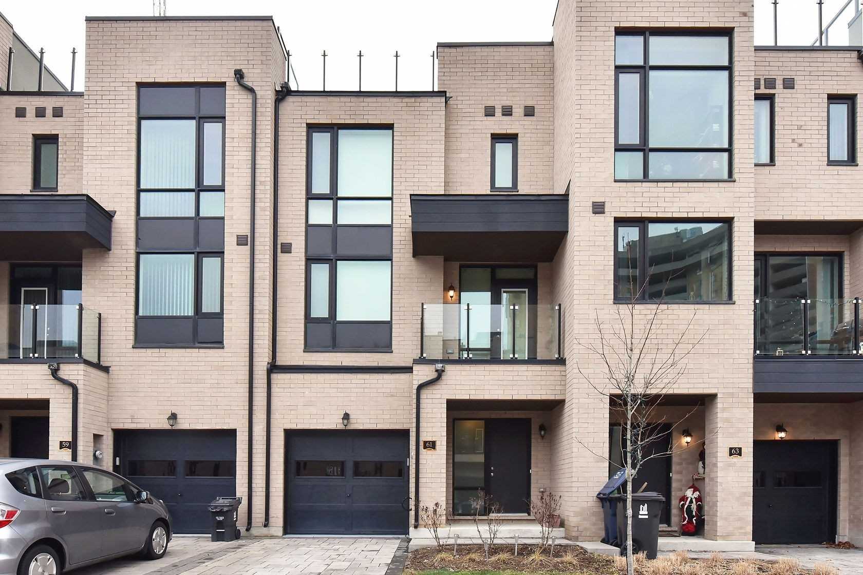 61 Pony Farm Dr, Toronto | Sold, W5074394 | Condos.ca