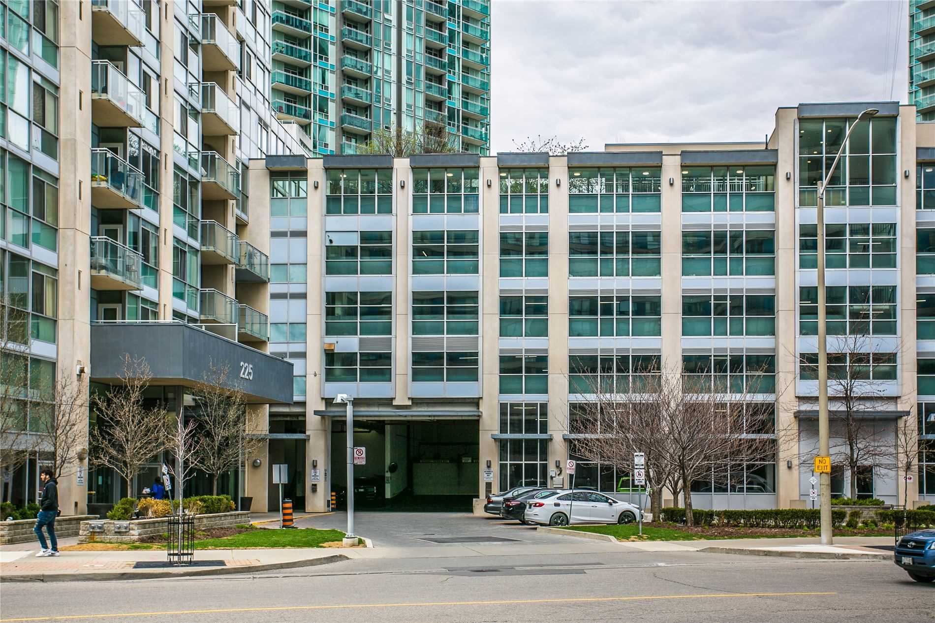 2401 - 225 Webb Dr, Mississauga | Sold, W5192791 | Condos.ca