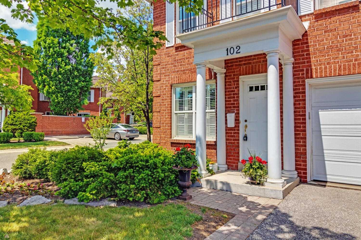 102 Stornwood Crt, Brampton | Sold, W5260211 | Condos.ca