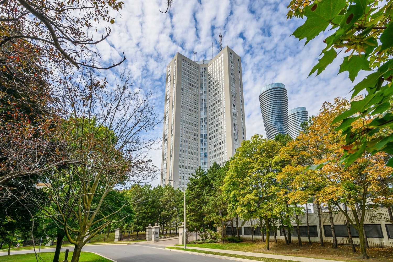 2605 - 3650 Kaneff Cres, Mississauga | Terminated, W5302878 | Condos.ca