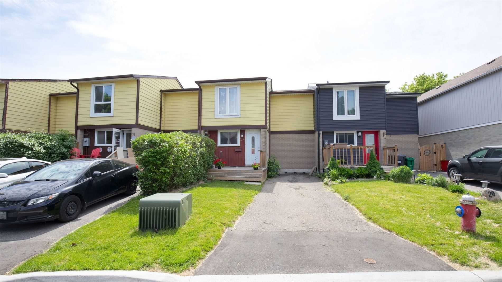 21 Jennifer Sq, Brampton | For Sale @ $699,000 | Condos.ca