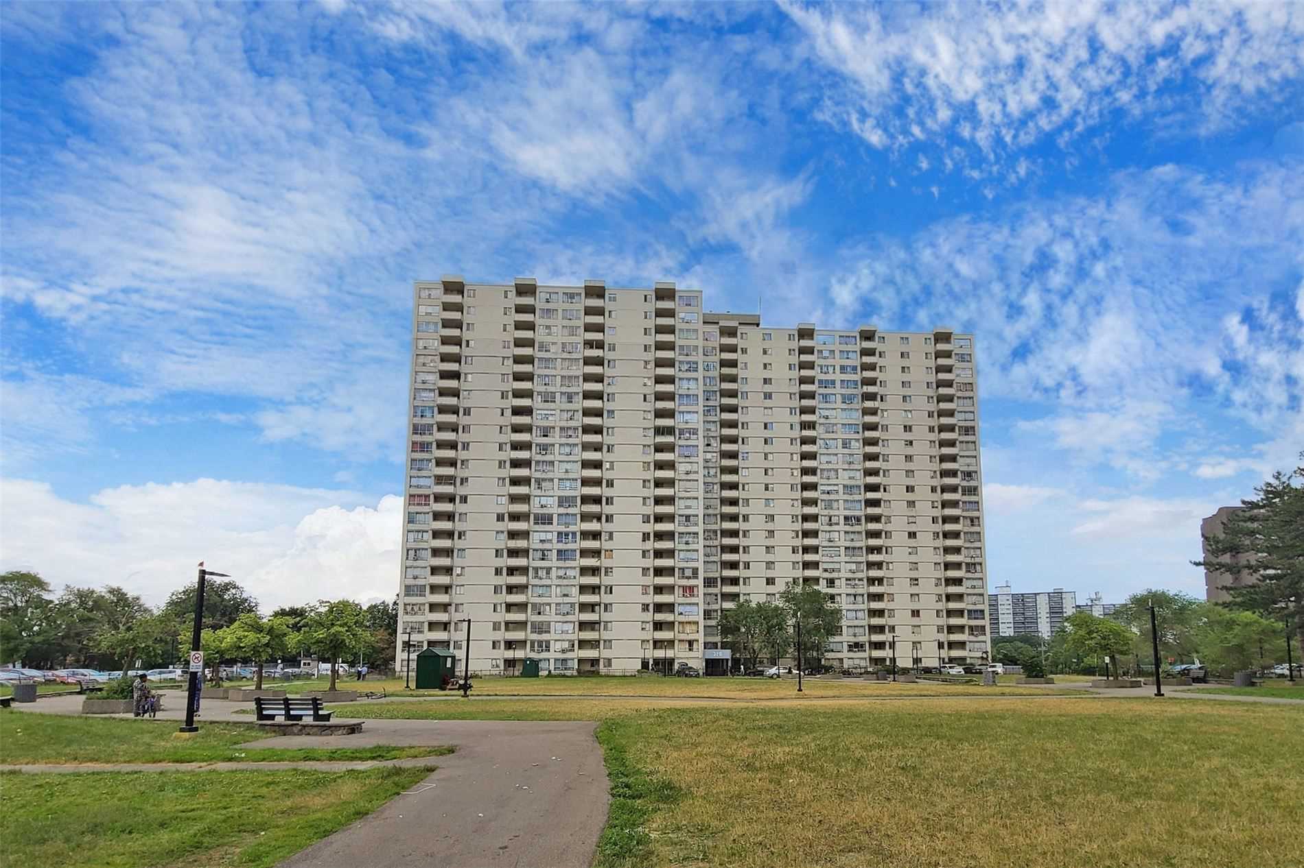 #1002 - 320 Dixon Rd, Etobicoke | Sold, W5705396 | Condos.ca
