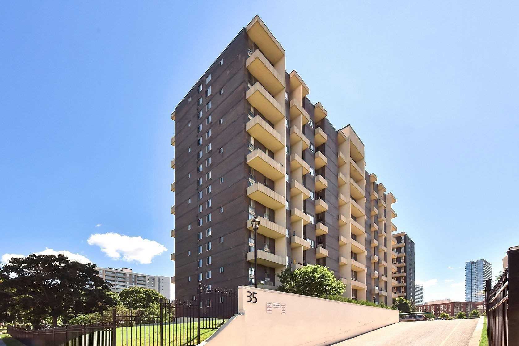 902 - 35 Ormskirk Ave, Toronto | Sold, W5749995 | Condos.ca