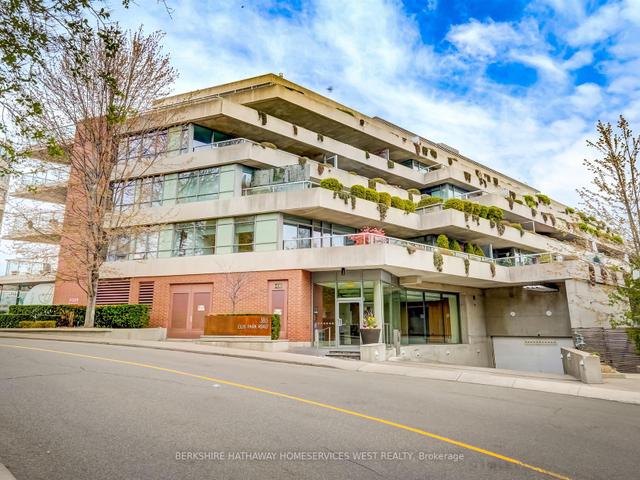 604 - 383 Ellis Park Rd, Toronto | Sold, W5936980 | Condos.ca