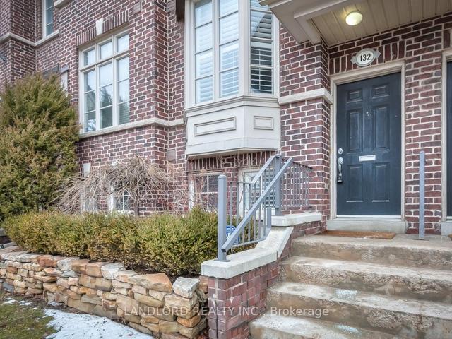 132 Six Point Rd, Etobicoke ON | Property.ca