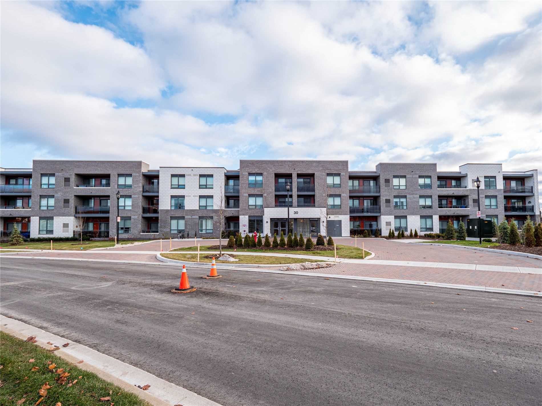 317 - 30 Via Rosedale Way, Brampton | Leased, W5975843 | Condos.ca