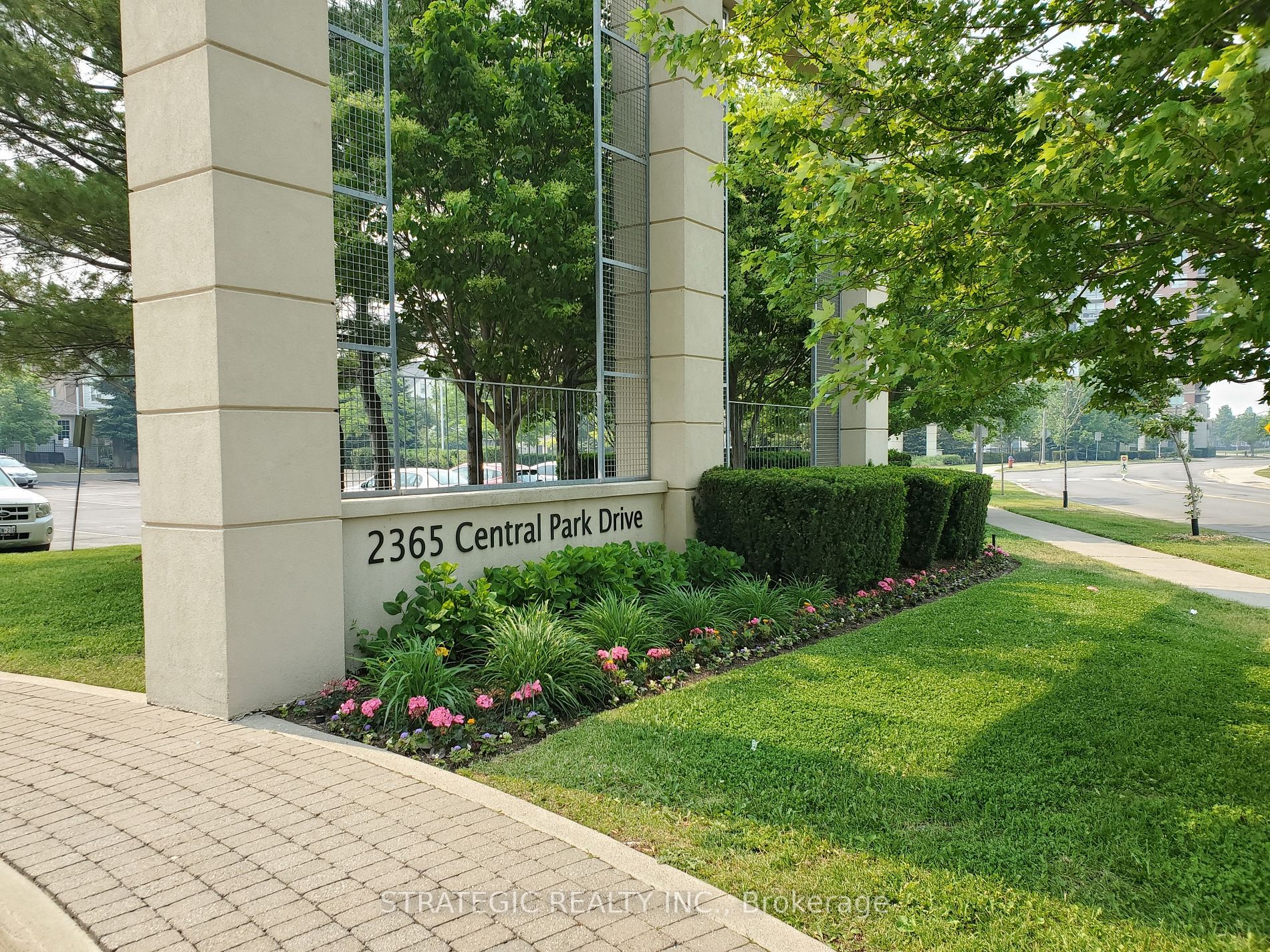 204 - 2365 Central Park Dr, Oakville | Sold, W6123152 | Condos.ca