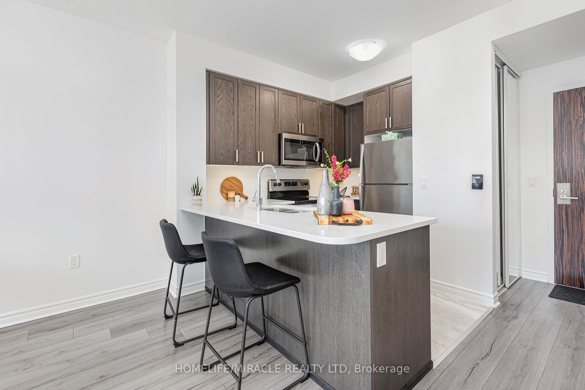 1812 - 349 Rathburn Rd W, Mississauga | Sold, W6157680 | Condos.ca