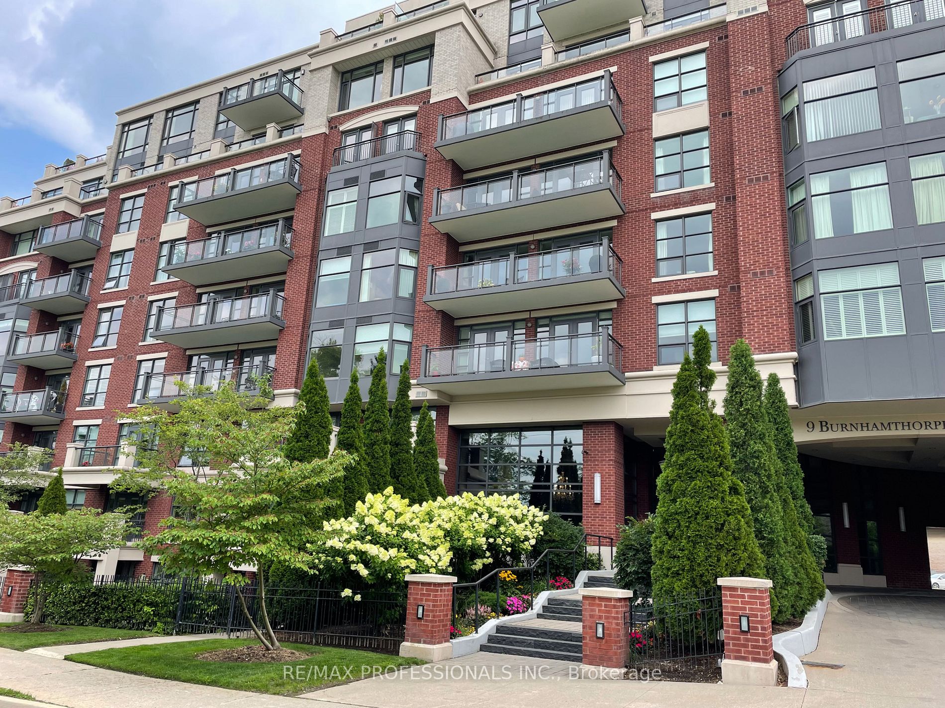 904 - 9 Burnhamthorpe Cres, Etobicoke | Sold, W6671906 | Condos.ca